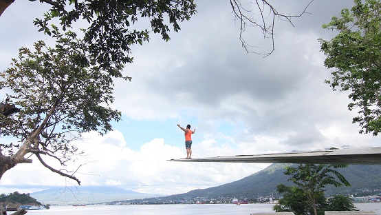 Melongok Sejarah Tugu Trikora di Pulau Lembeh – Ceritaeka