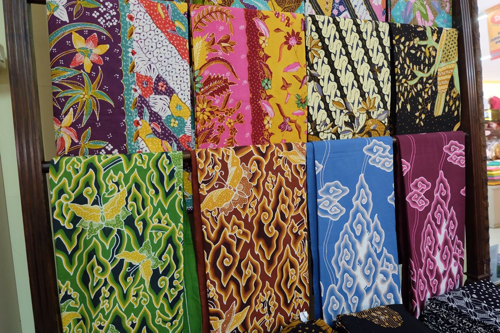 5 Hal yang Wajib Dilakukan saat Liburan di Cirebon, Lengkap dengan ...